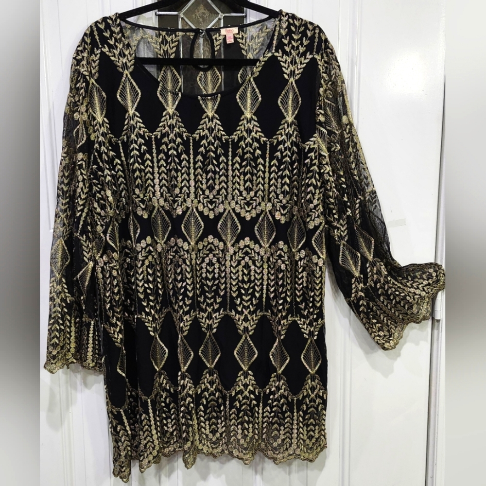Reba Woman Black Lace Metallic Gold Embroidered Layer… - Gem